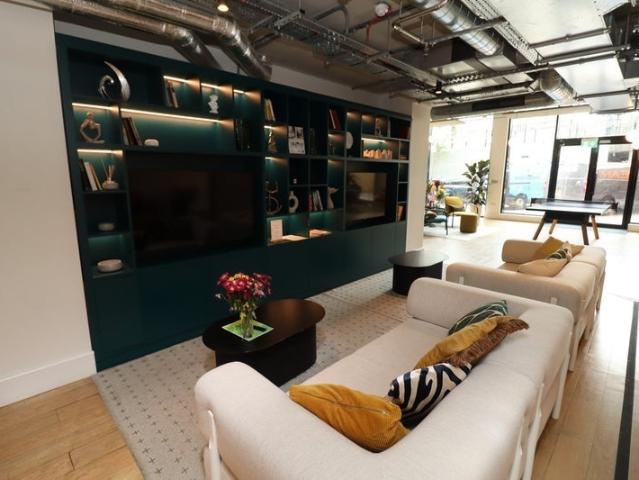 Apartment at North End Road, Greater London