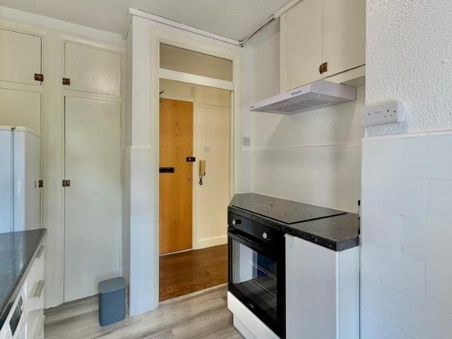 Apartment at North End Road, Greater London