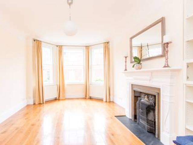 Apartment at North End Road, Greater London