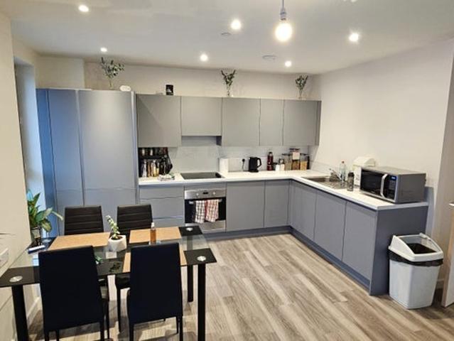 Apartment at North End Road, Greater London