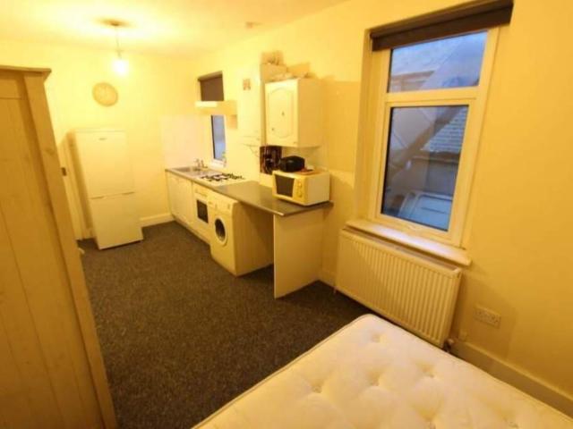 Apartment at North End Road, Greater London