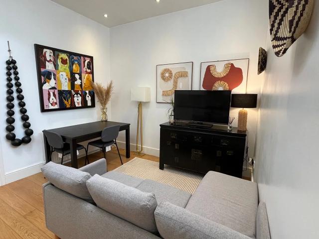 Apartment at North End Road, Greater London