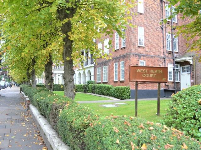 Apartment at North End Road, Greater London