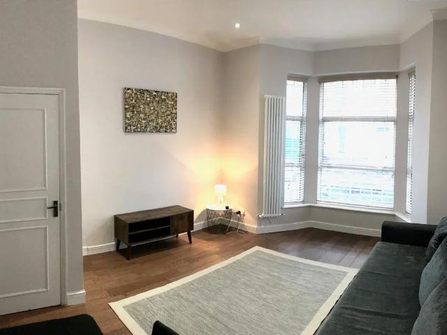 Apartment at North End Road, Greater London