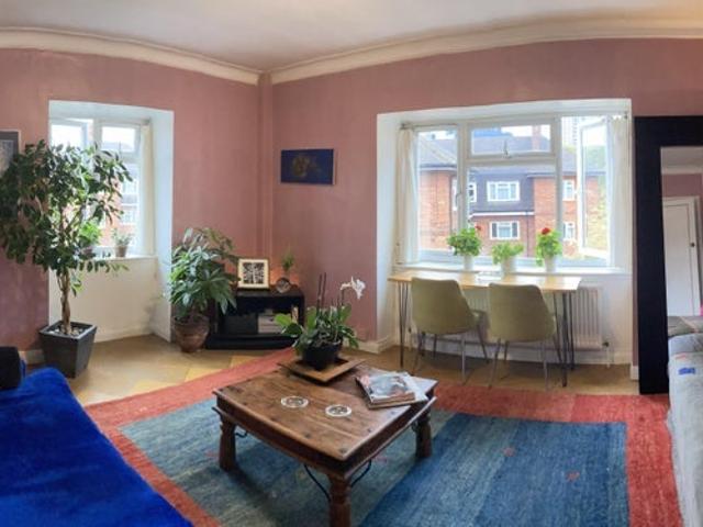 Apartment at North End Road, Greater London