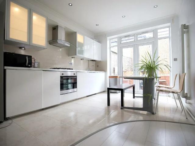 Apartment at North End Road, Greater London
