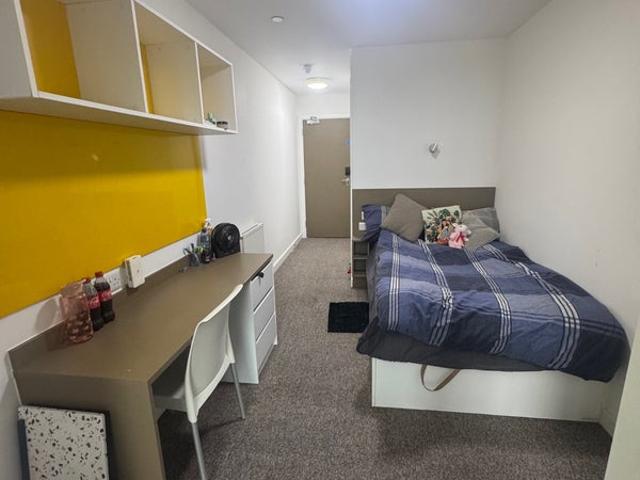Apartment at North End Road, Greater London