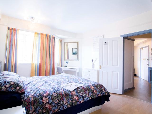 Apartment at North End Road, Greater London