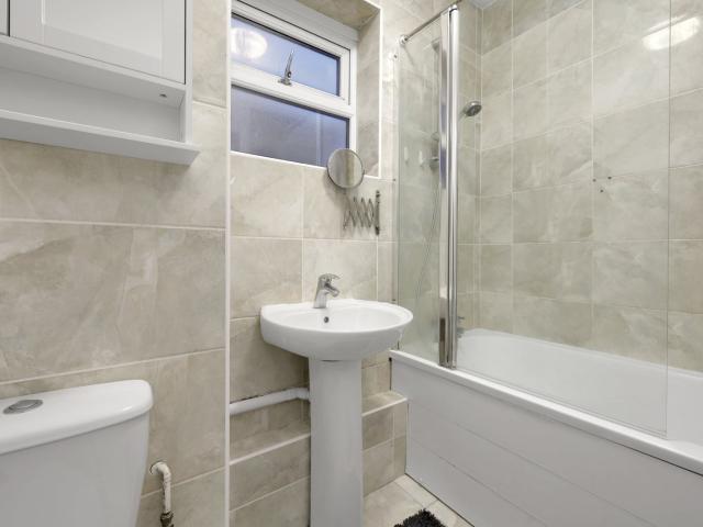Apartment at North Side Wandsworth Common, Greater London