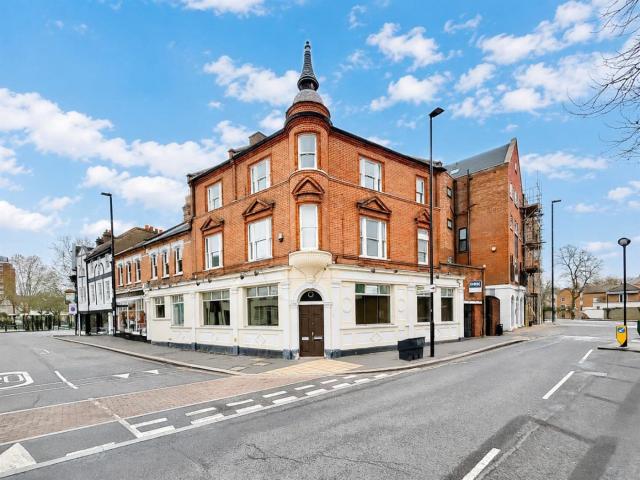 Apartment at North Street, Greater London