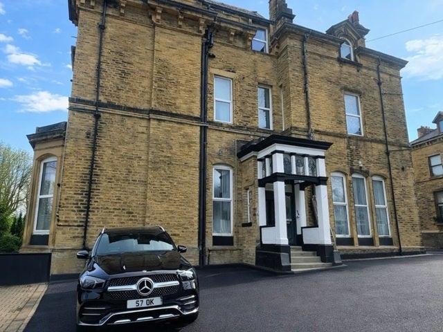Apartment at North Park Road, Bradford