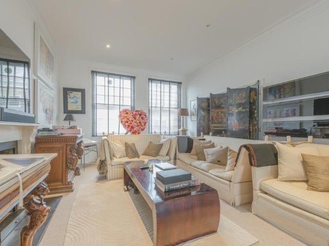 Apartment at North Row, City of Westminster