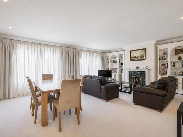 Apartment at North Row, City of Westminster