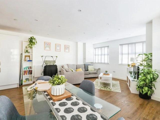 Apartment at North Road, Cardiff