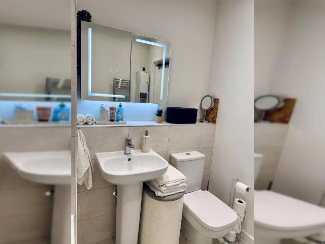 Apartment at North Woolwich Road, Greater London