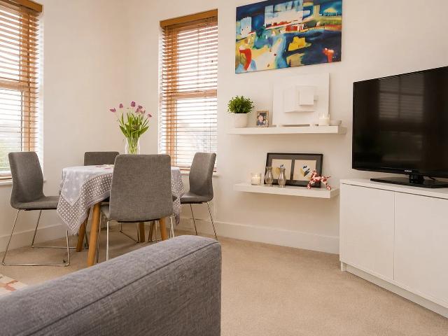 Apartment at North Worple Way, Greater London