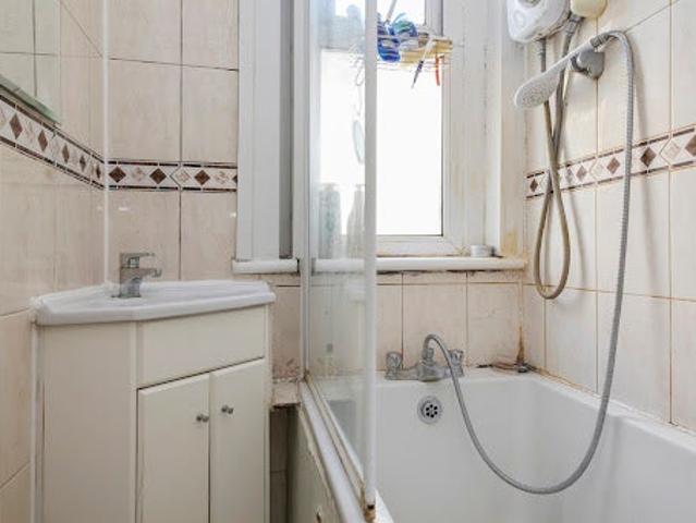 Room at Northcote Avenue, Greater London