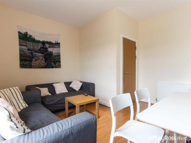 Apartment at Northcote Lane, Cardiff