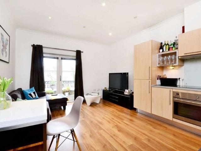 Apartment at Northpoint Square, Greater London