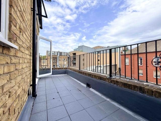 Apartment at Navarino Road, Greater London