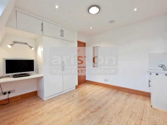 Apartment at Navigator Square, Greater London