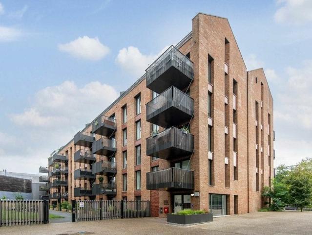 Apartment at Navigators Walk, Greater London