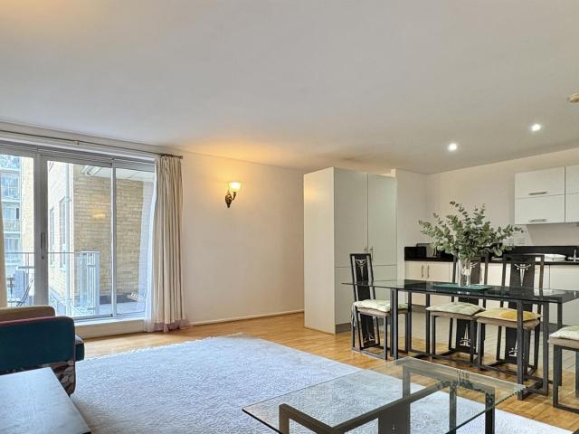 Apartment at Narrow Street, Greater London