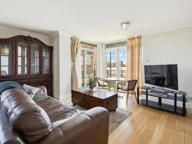 Apartment at Narrow Street, Greater London