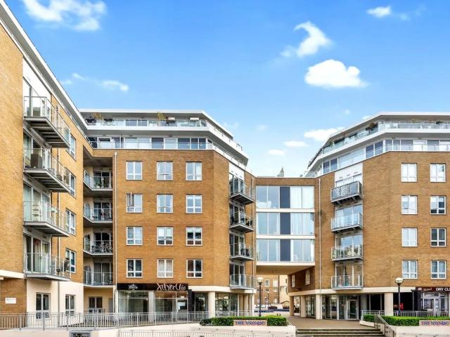 Apartment at Narrow Street, Greater London