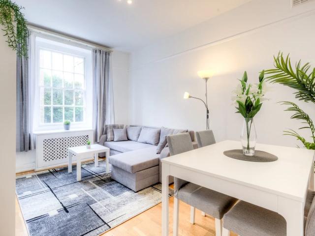 Apartment at Nevern Square, Greater London