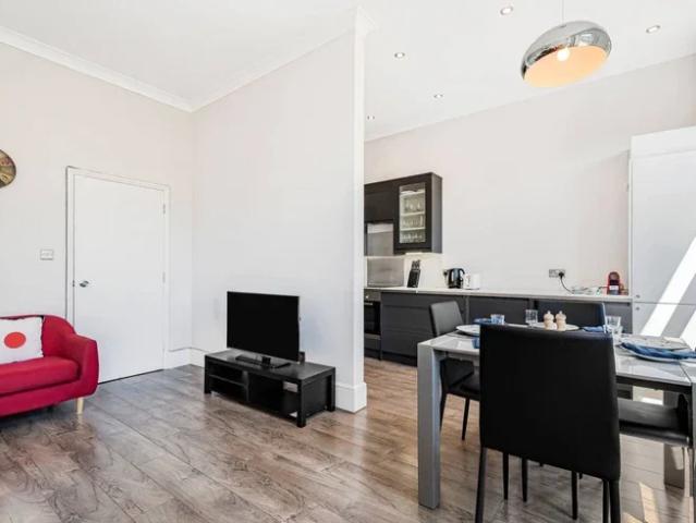 Apartment at Nevern Square, Greater London