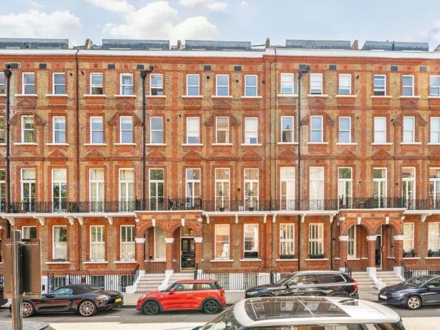 Apartment at Nevern Square, Greater London