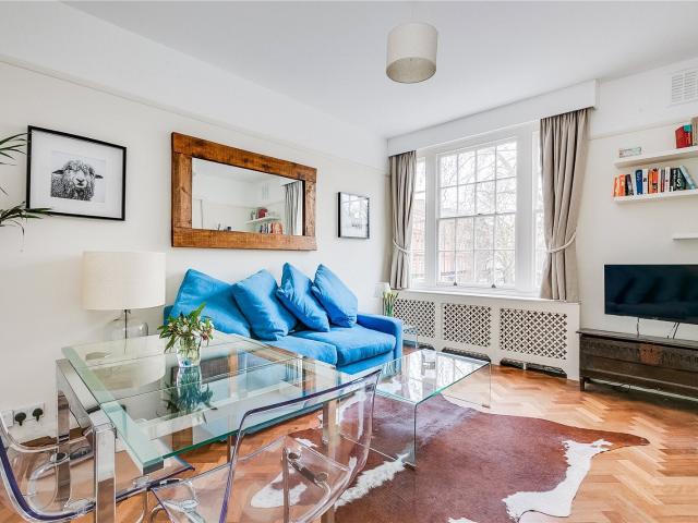 Apartment at Nevern Square, Greater London