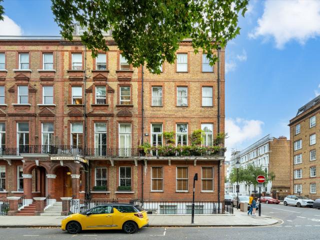 Apartment at Nevern Square, Greater London