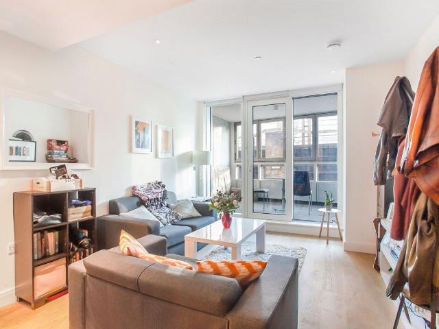 Apartment at New Mill Road, Greater London