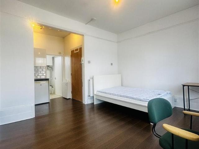 Apartment at New North Road, Greater London