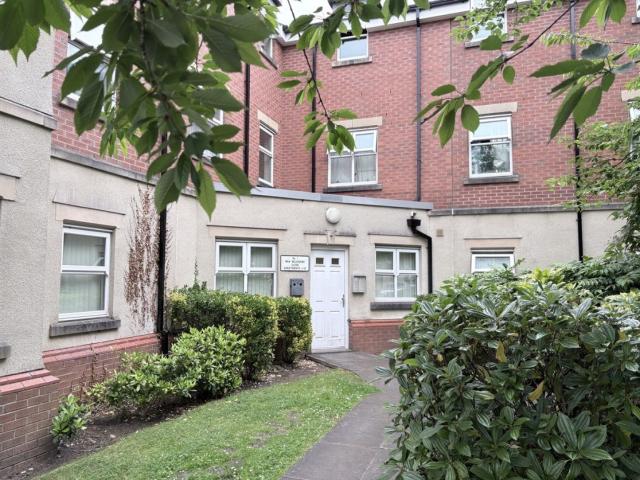 Apartment at New Belvedere Close, Trafford