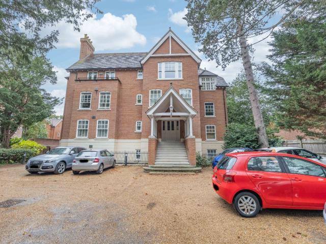 Apartment at New Dover Road, Canterbury