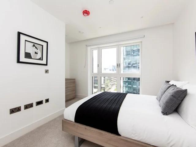 Apartment at New Drum Street, Greater London