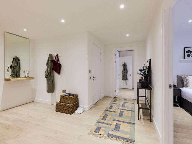 Apartment at New Drum Street, Greater London