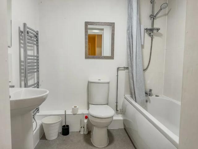 Apartment at New Forest Way, Leeds