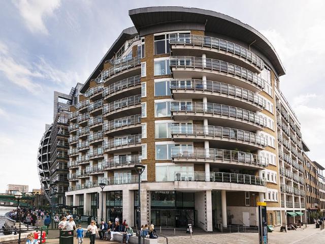 Apartment at New Globe Walk, Greater London