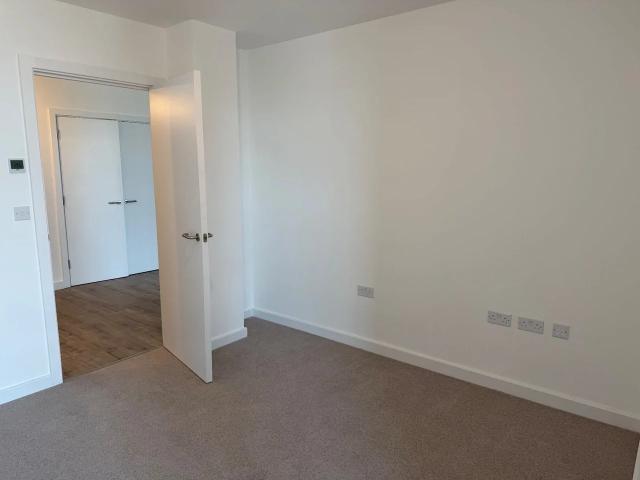 Room at New Kent Road, Greater London