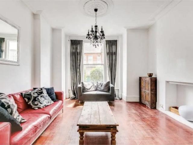 Apartment at New King's Road, Greater London