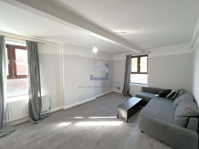 Apartment at New Park Road, Greater London