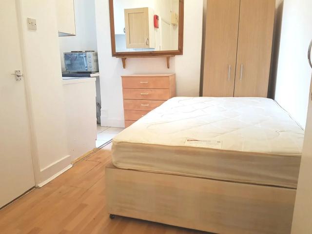 Apartment at New River Path, Greater London