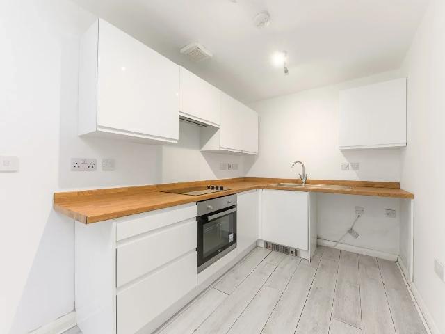 Apartment at New Road Avenue, Chatham