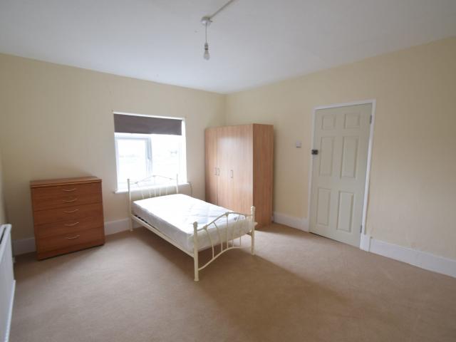 Room at New Road, Greater London