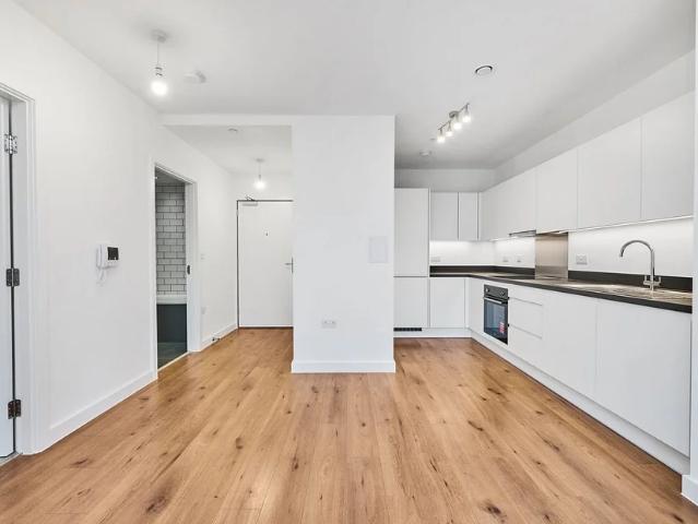 Apartment at New Road, London