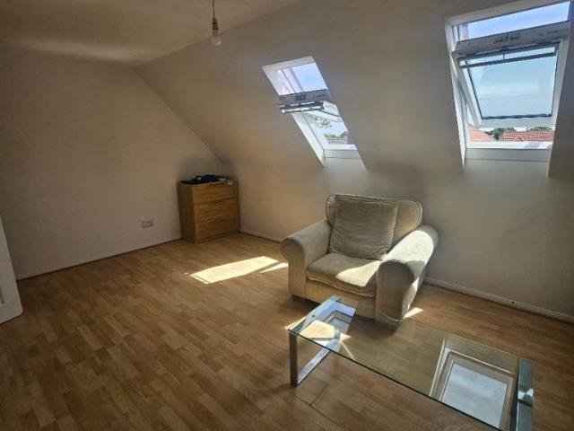 Apartment at New Road, Slough